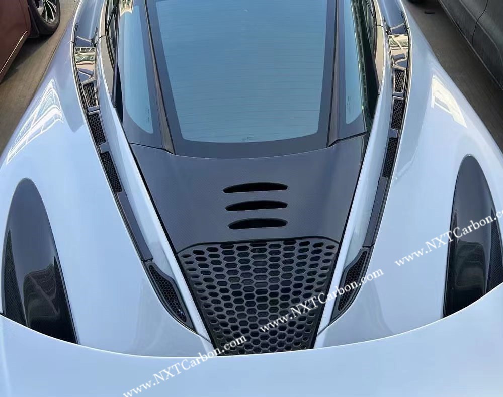 Mclaren 765lt dry carbon engine cover - NXTCarbon