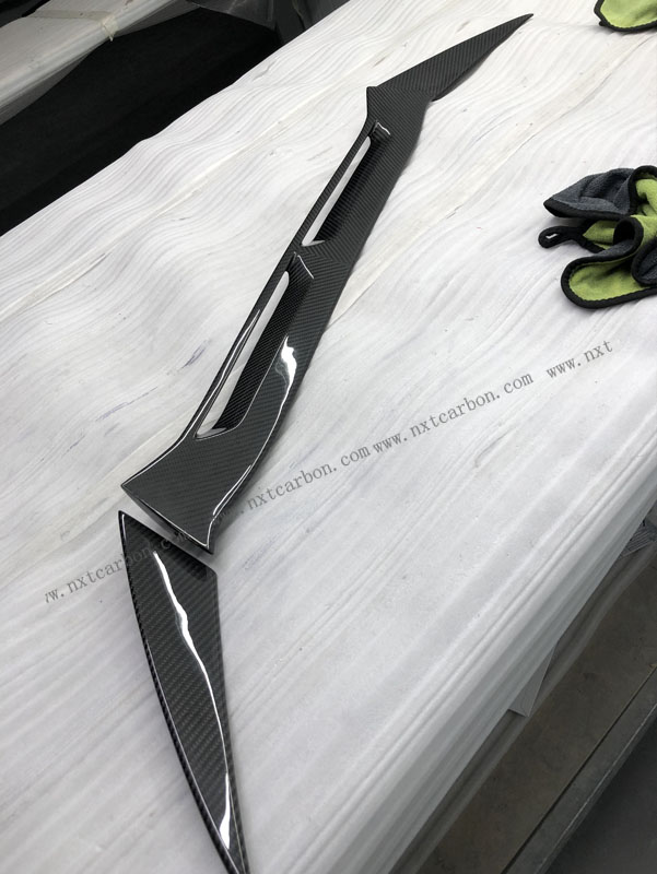 McLaren GT DRY Carbon Bonnet Spoiler - Sleek Aerodynamic Enhancement ...